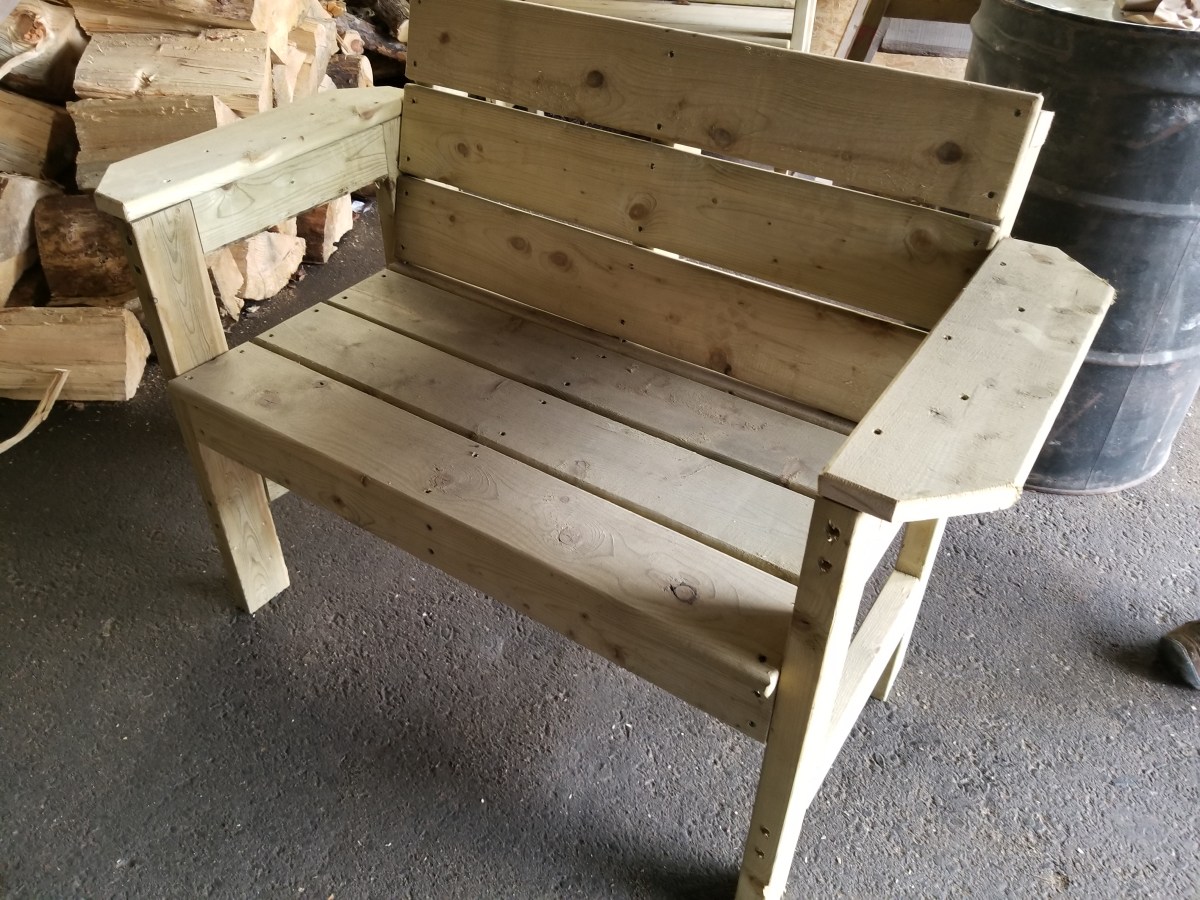 3ft Yard Bench – CARLETON ROAD INDUSTRIES ASSOCIATION